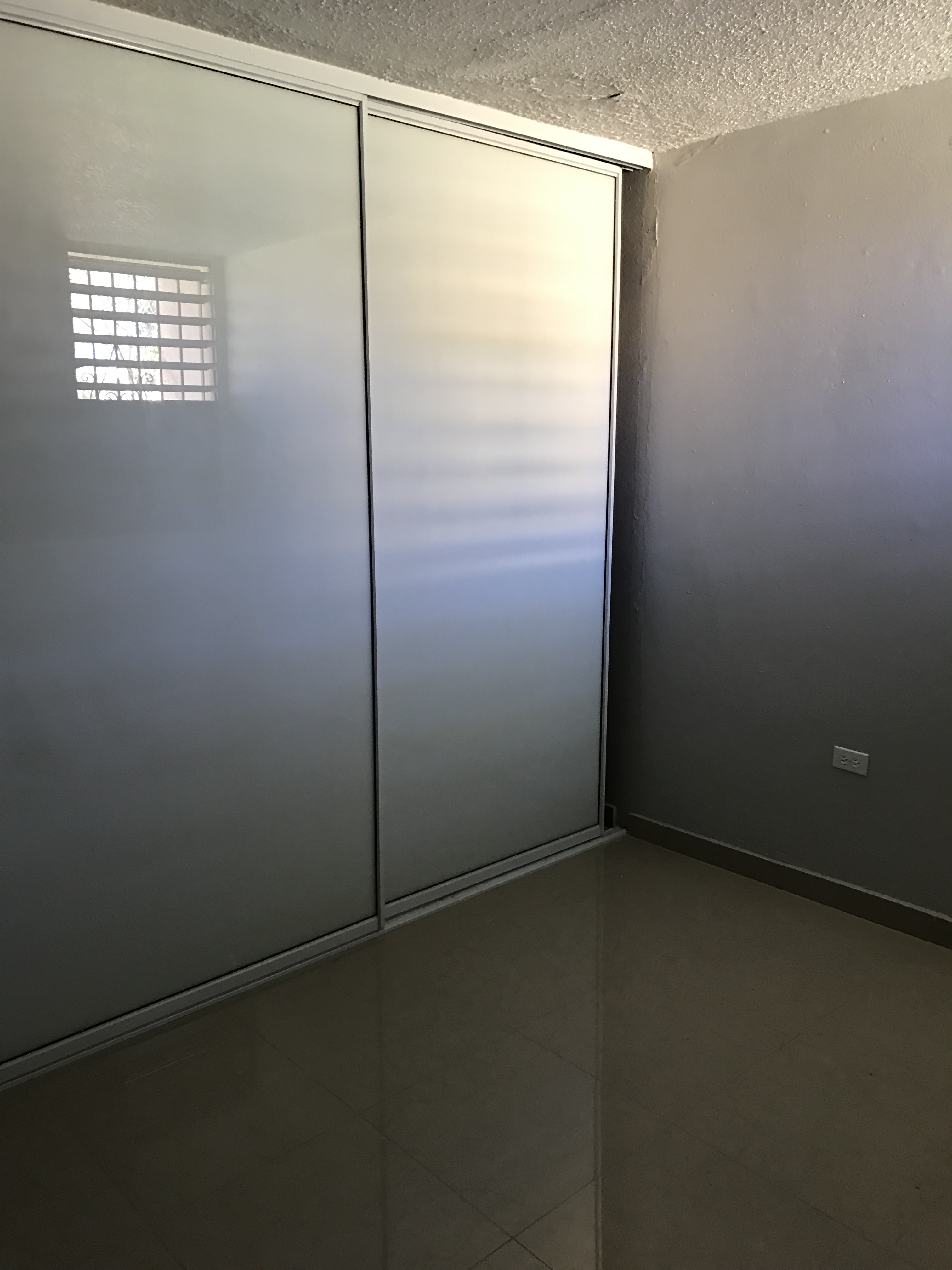 Condominio Lucerna, Carolina